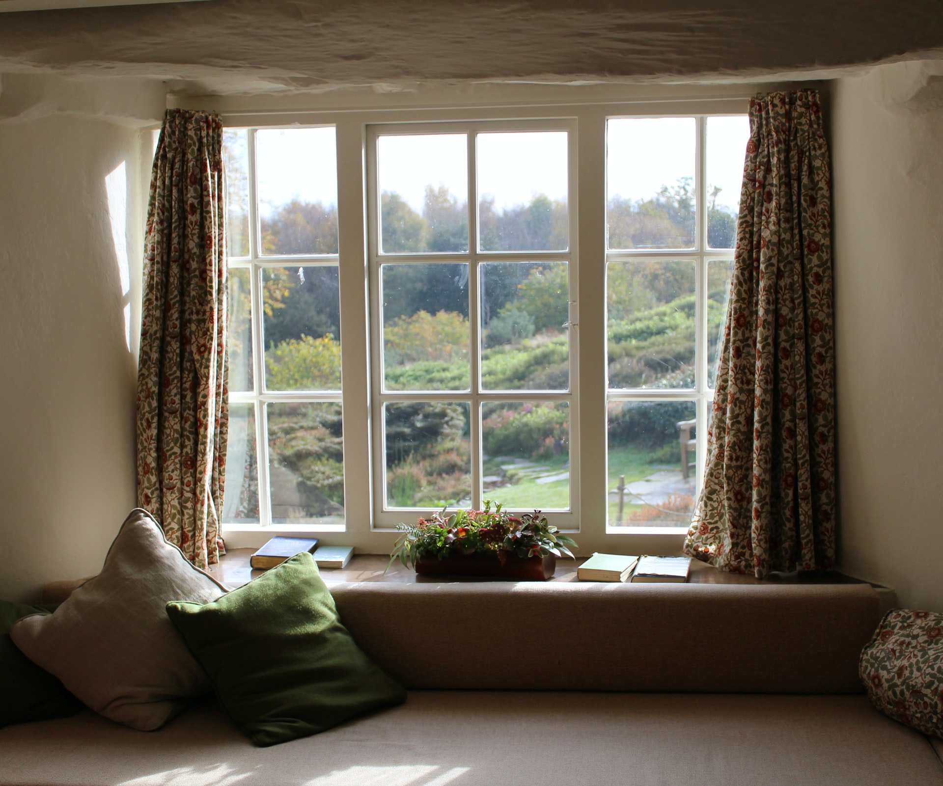 What Is a Window Mullion? Explore Its History and Features