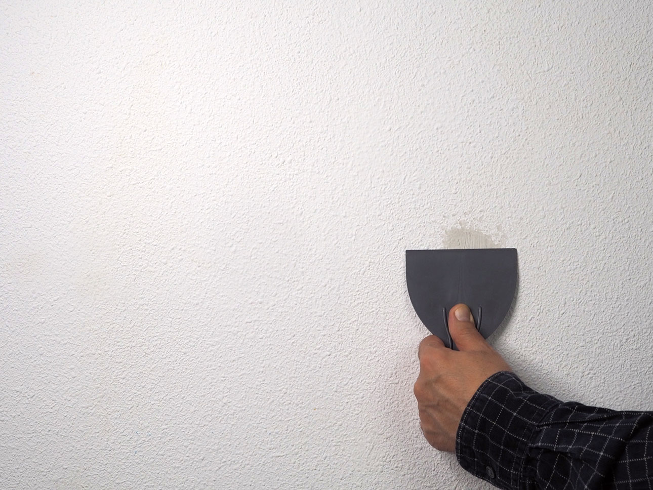 Joint Compound vs Spackle: Key Differences and Features