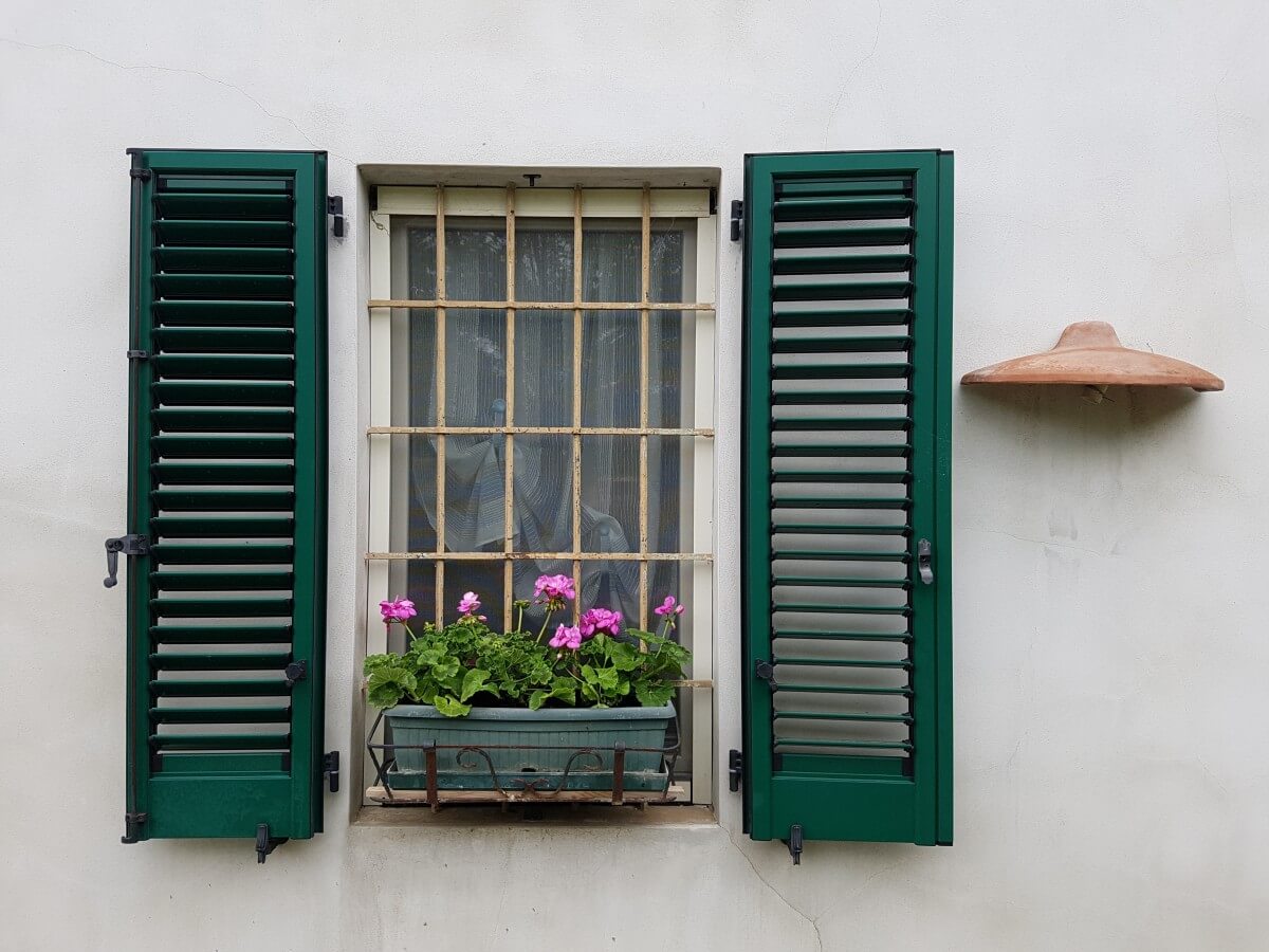 11 Great Ways to Repurpose Window Shutters in Your Home