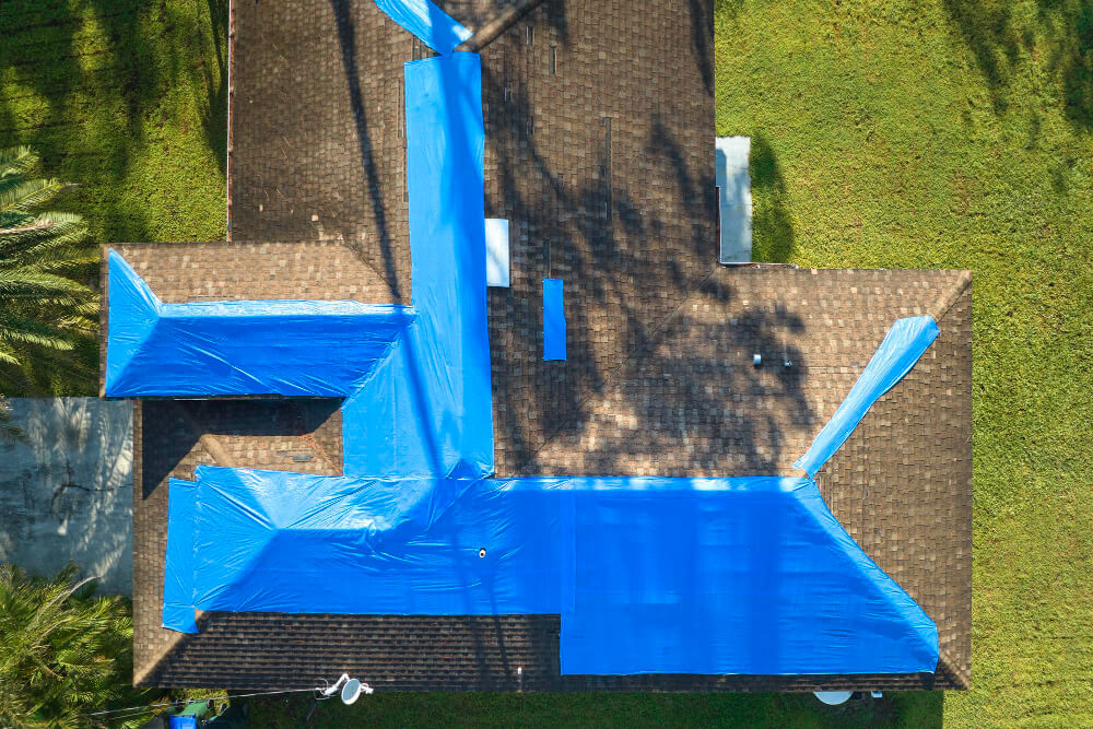 How to Tarp a Roof Effectively